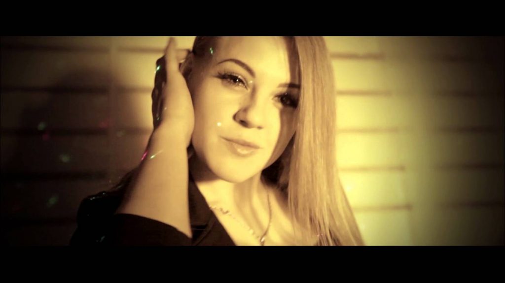 VIDEO: Bijusī Latvijas pornozvaigzne Viola Bailey atgriežas šovbiznesā!